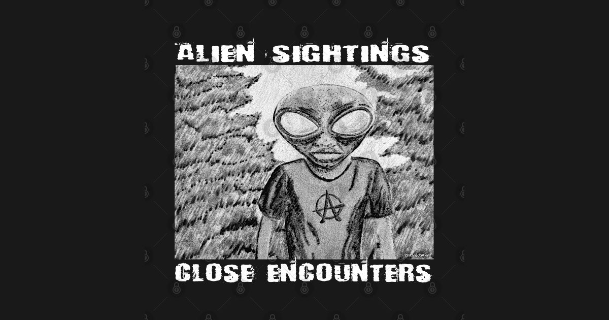 Retro Alien Sci Fi Comic Book - Funny 80s Retro Aliens - T-Shirt ...