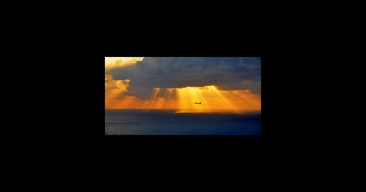 Vulcan Run In - Avro - Sticker | TeePublic