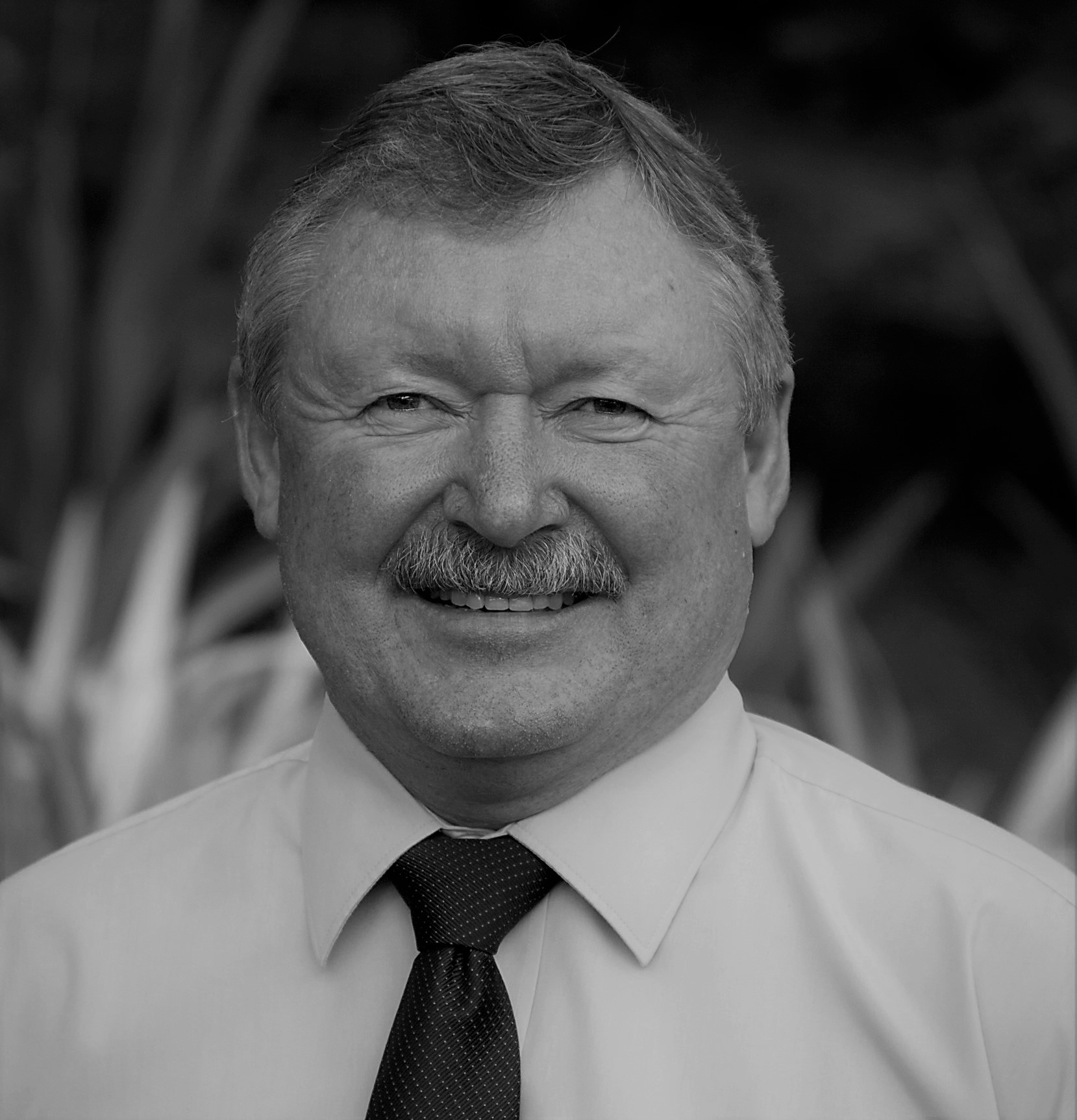 Kerry_Holling_bw_jpg_5dc1c4f683.jpg
