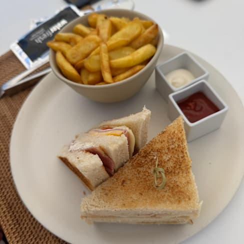 Purobeach Beachfront Vilamoura em Quarteira - Preços, menu, morada ...