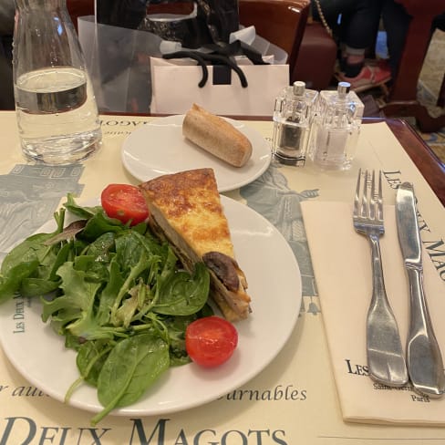 Les Deux Magots in Paris-6E-Arrondissement - Restaurant Reviews, Menu ...
