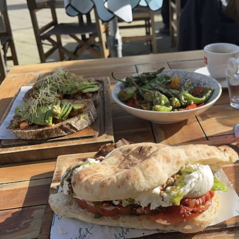 Ayla in Rotterdam - Menu, openingstijden, prijzen, adres van restaurant ...