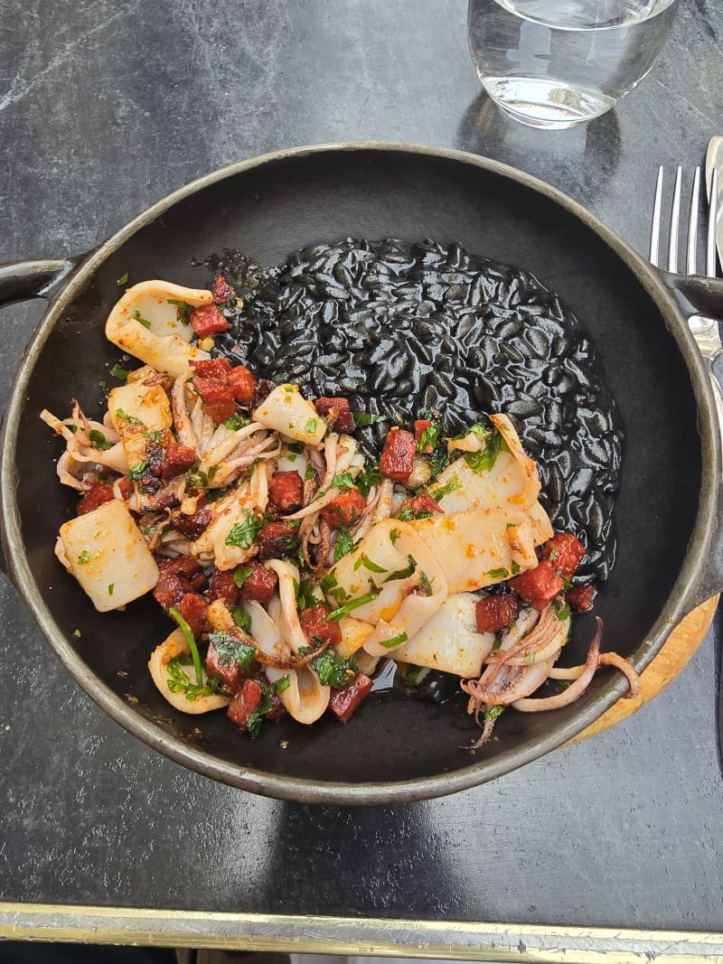 Les Cocottes Tour Eiffel in Paris - Restaurant Reviews, Menu and Prices ...