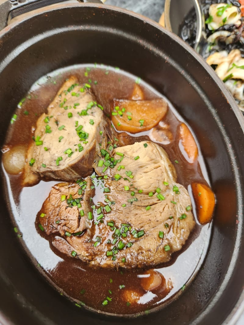 Les Cocottes Tour Eiffel in Paris - Restaurant Reviews, Menu and Prices ...