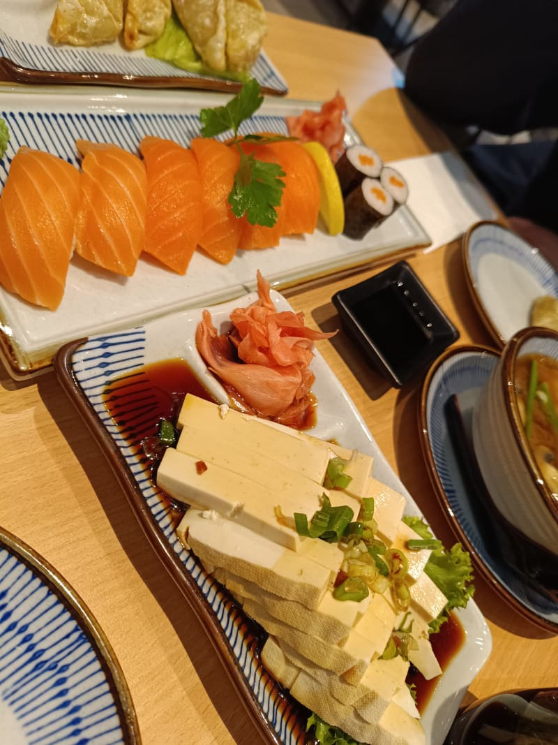 Hitomi Q-Tower in Wien - Bewertungen, Speisekarte und Preise | TheFork