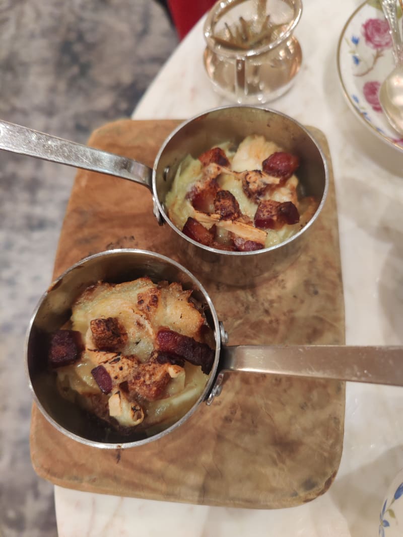 The Rose Lounge in London - Restaurant Reviews, Menu and Prices | TheFork