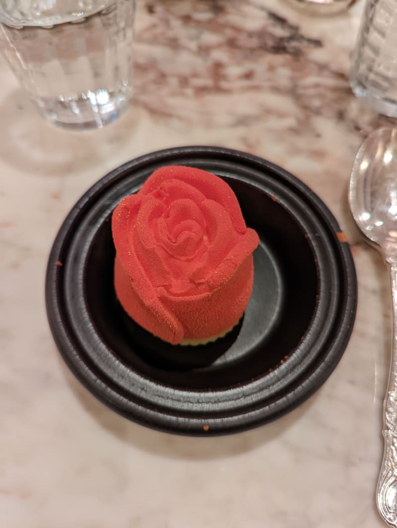 Restaurant The Rose Lounge à Londres - Menu, avis, prix et réservation ...