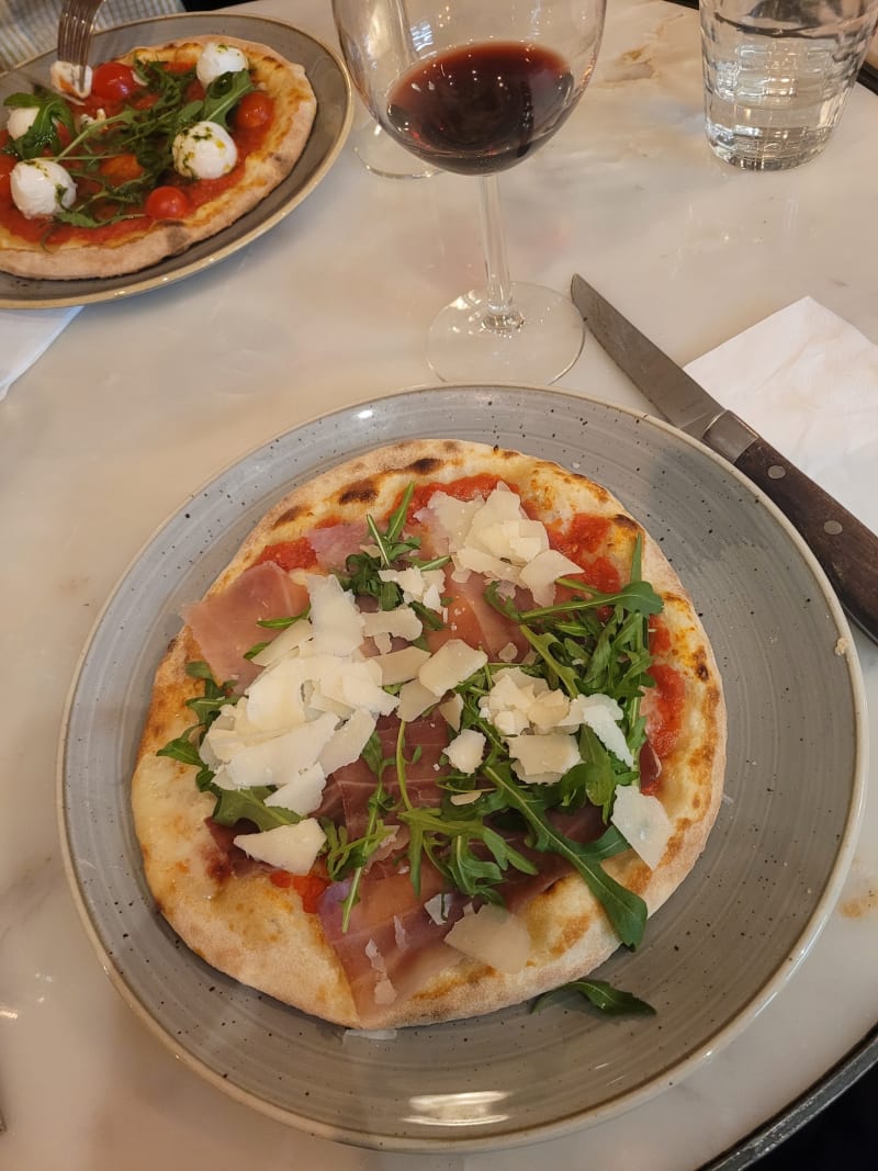 Matteo Pizza Grands Boulevards in Paris - Restaurant Reviews, Menu and ...