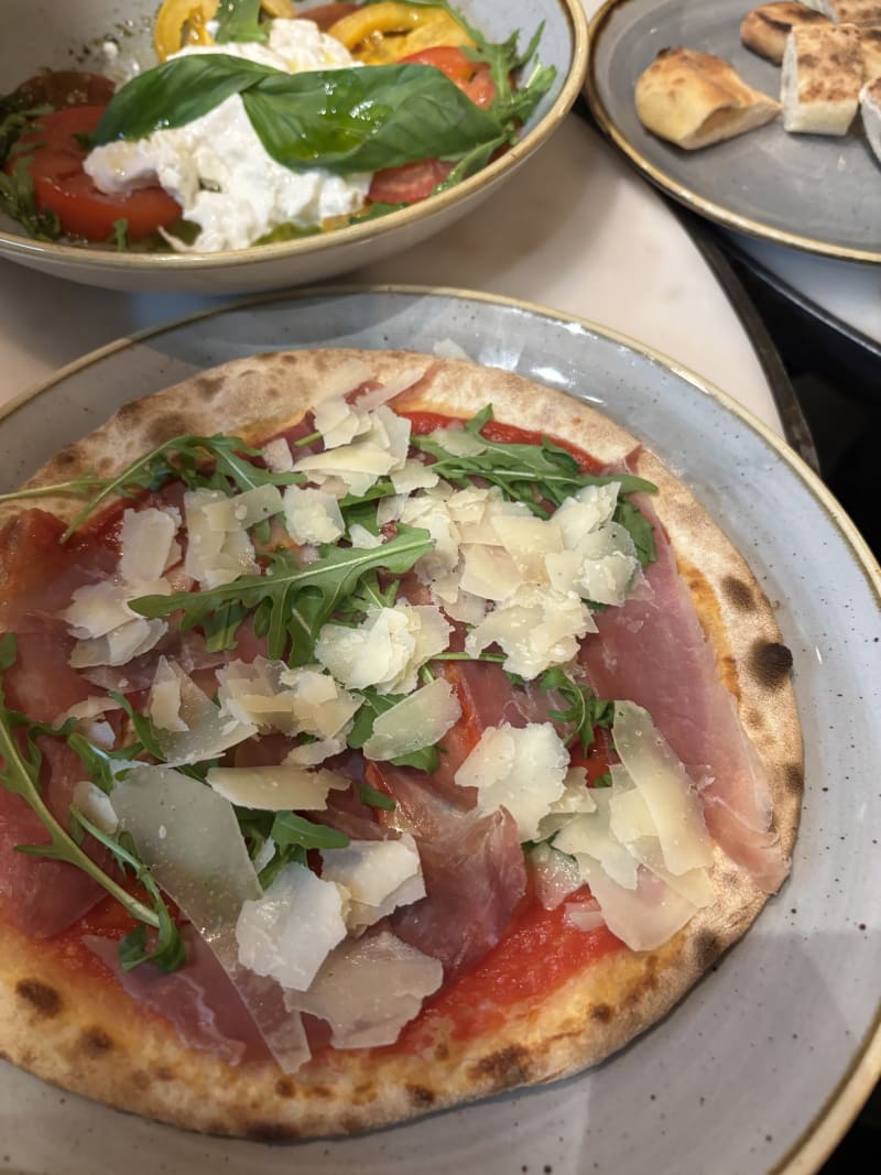 Matteo Pizza Grands Boulevards in Paris - Restaurant Reviews, Menu and ...
