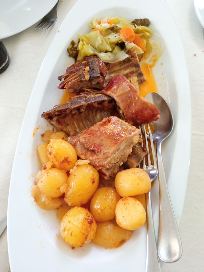 Restaurant Miradouro do Castelo à Castro Laboreiro - Menu, avis, prix ...