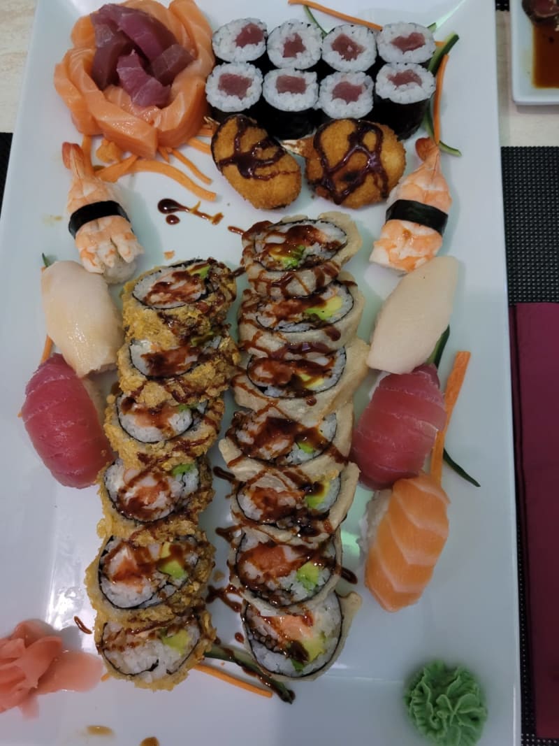 Tsuki Sushi Bar in Arona (Spain) - Restaurant Reviews, Menu and Prices ...