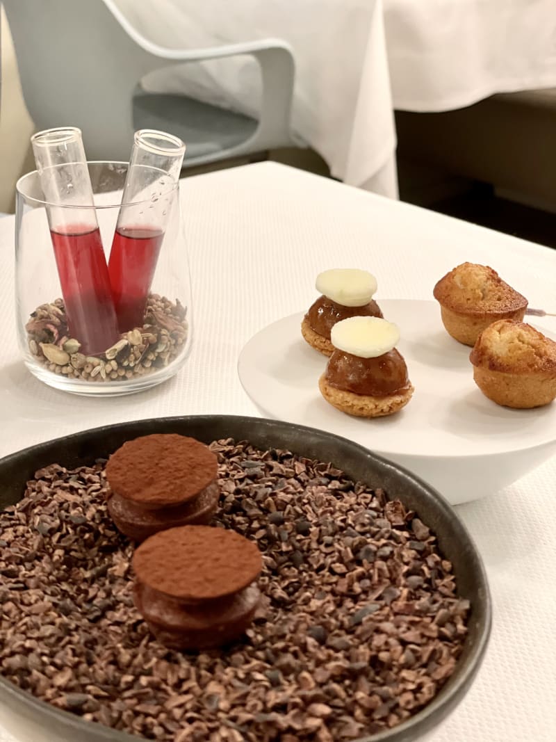 Restaurant La Scène Thélème à Paris - Menu, avis, prix et réservation ...