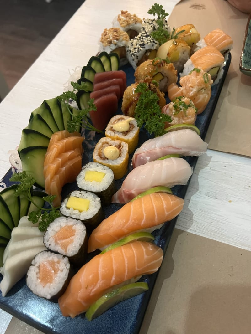 Yukai Sushi Restaurant in Cascais - Menu, openingstijden, prijzen ...