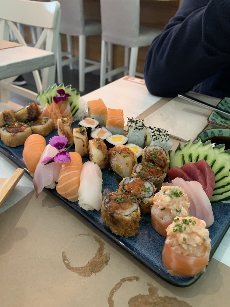 Yukai Sushi Restaurant in Cascais - Restaurant Reviews, Menu and Prices ...