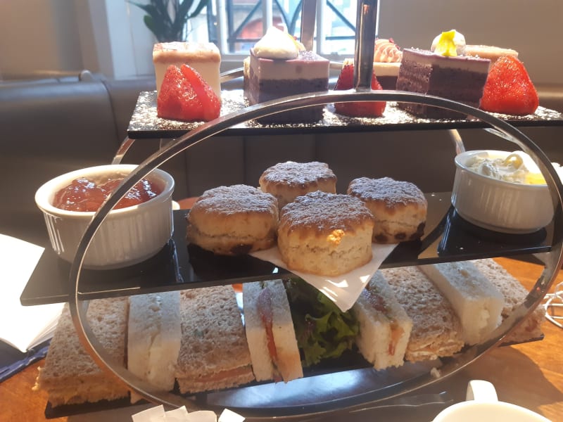 Quarter Bar & Lounge Afternoon Tea in London - Restaurant Reviews ...