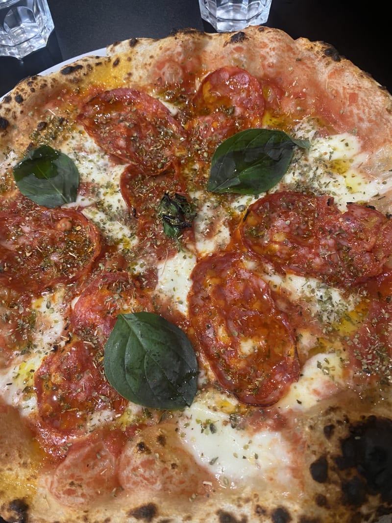 Scugnizzo Pizzeria in Parijs - Menu, openingstijden, prijzen, adres van ...