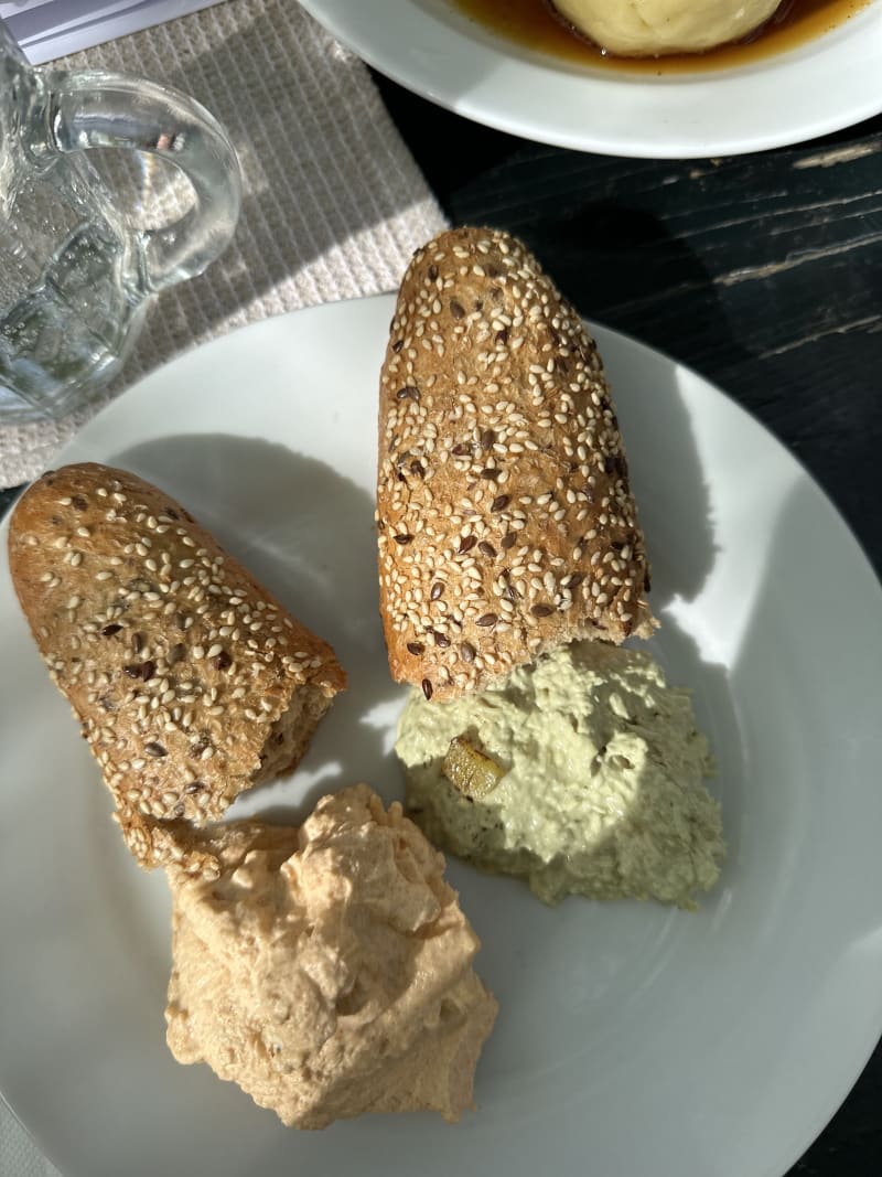 Heuriger Wieninger Stammersdorf in Langenzersdorf - Restaurant Reviews ...