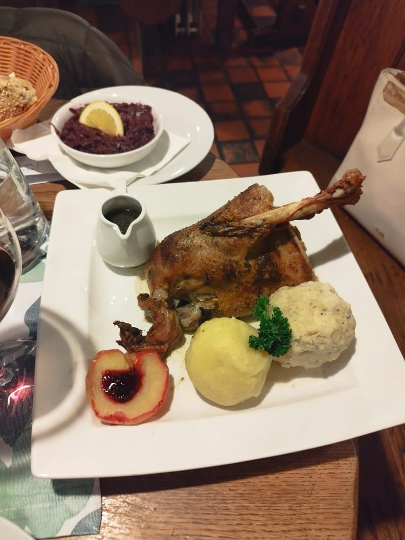 Heuriger Wieninger Stammersdorf in Langenzersdorf - Restaurant Reviews ...