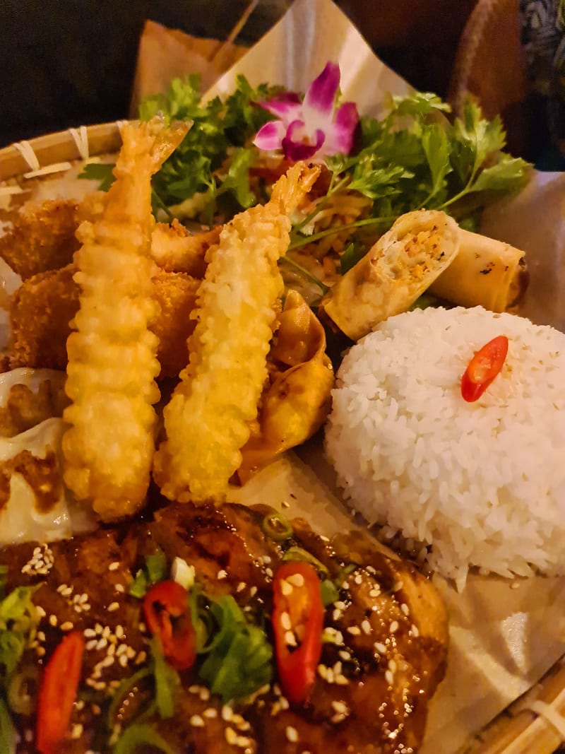 Floating Saigon i Göteborg - Restaurangens meny, öppettider, bokning ...