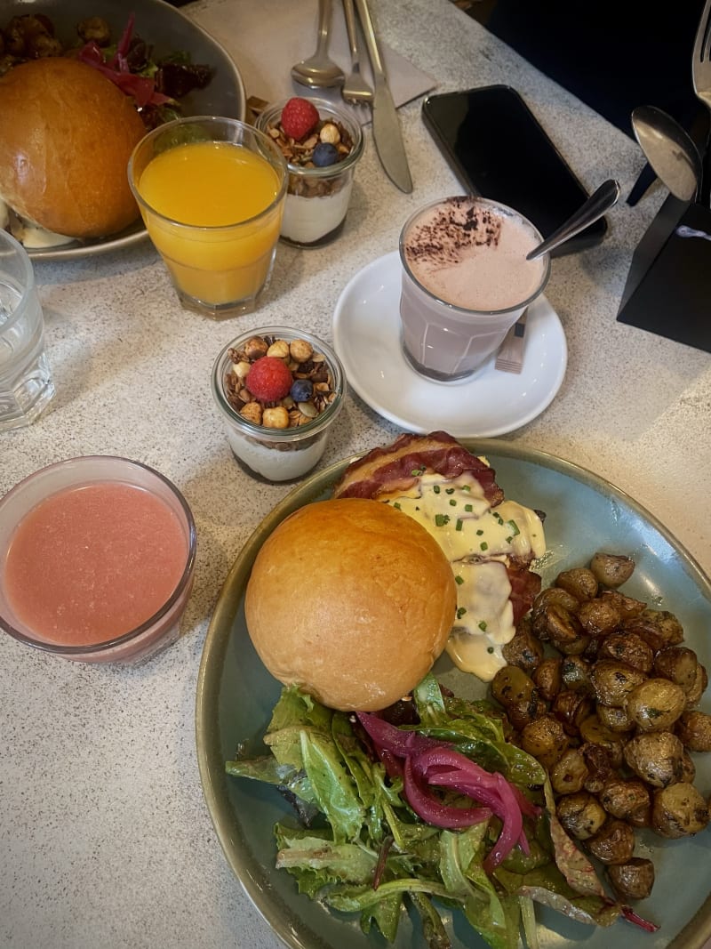 Coutume café Poissonnière in Paris - Restaurant Reviews, Menu and ...