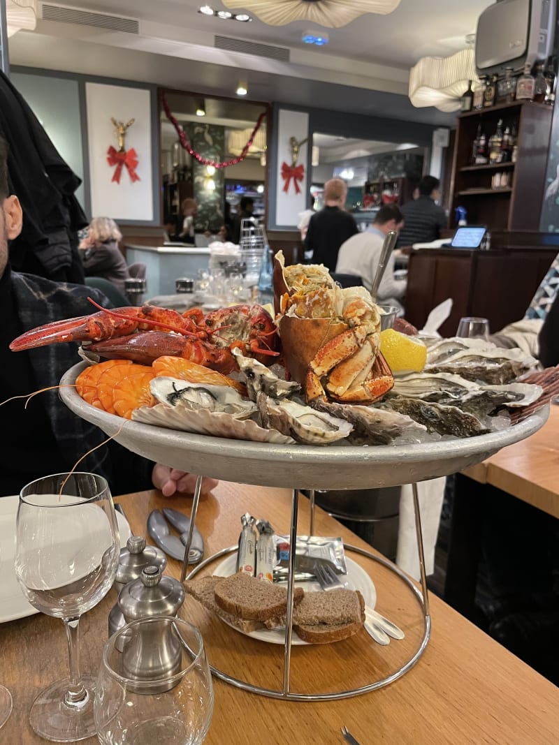 Restaurant Vin et Marée - Suffren à Paris - Menu, avis, prix et ...