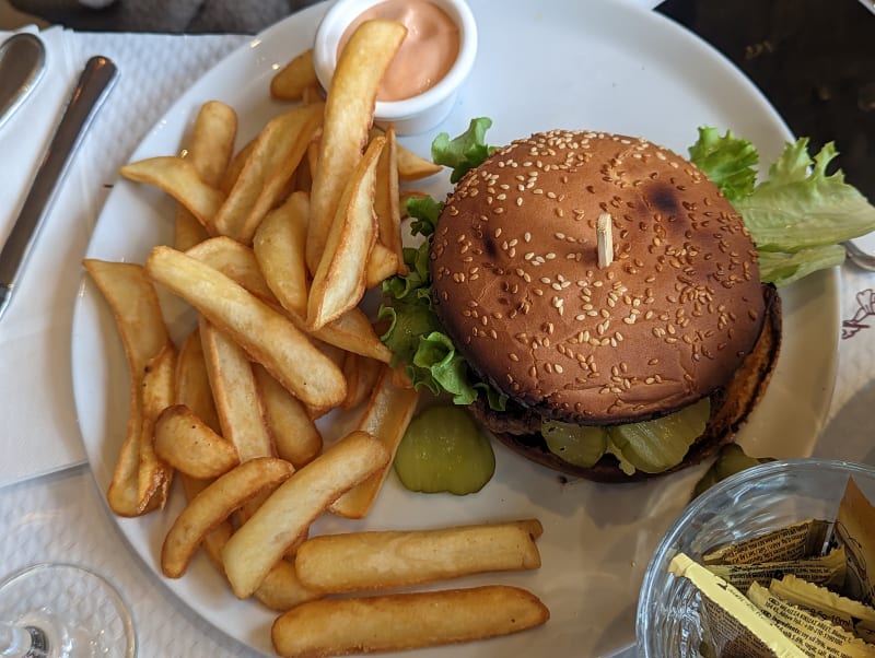 Restaurante La Frégate en Paris - Menú 2024, opiniones, precios y ...