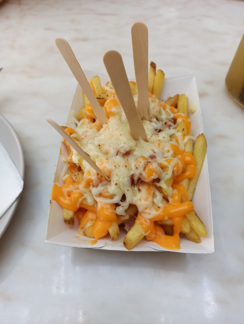 Poteitos - Batataria & Cia in Almada - Restaurant Reviews, Menu and ...