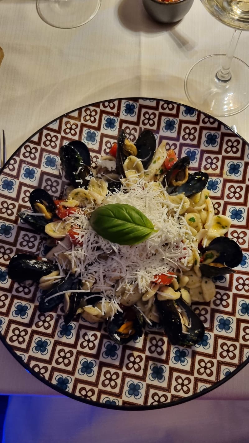 Opera a Bari - Menu, prezzi, immagini, recensioni e indirizzo del ...
