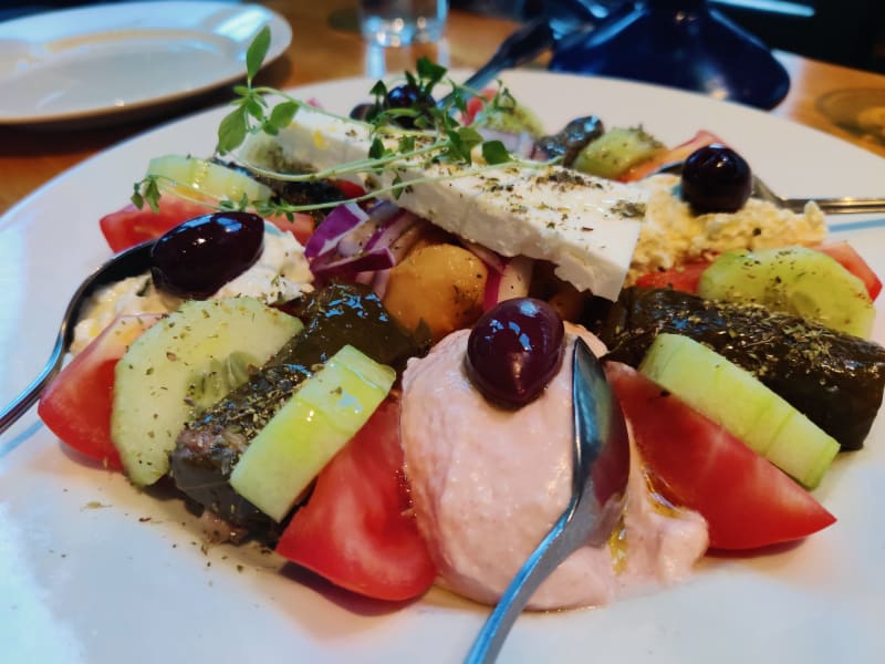 Greken på hörnet i Stockholm - Restaurangens meny, öppettider, bokning ...