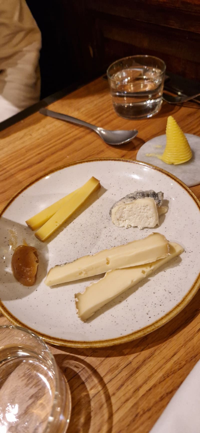 Restaurant Colvert à Paris - Menu, avis, prix et réservation | TheFork