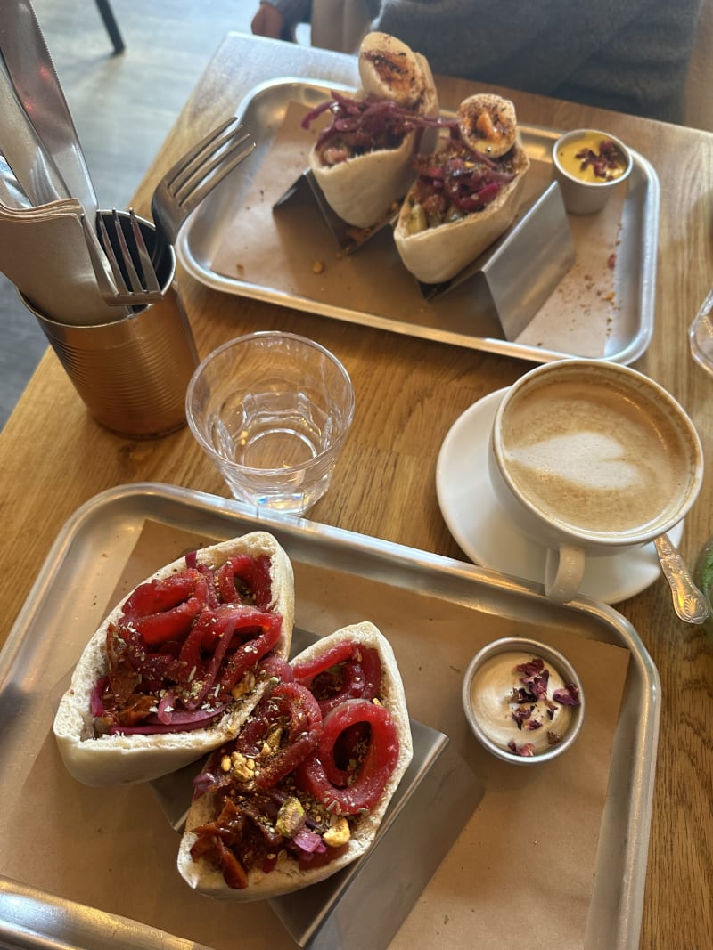 215 Hackney in London - Restaurant Reviews, Menus, and Prices | TheFork