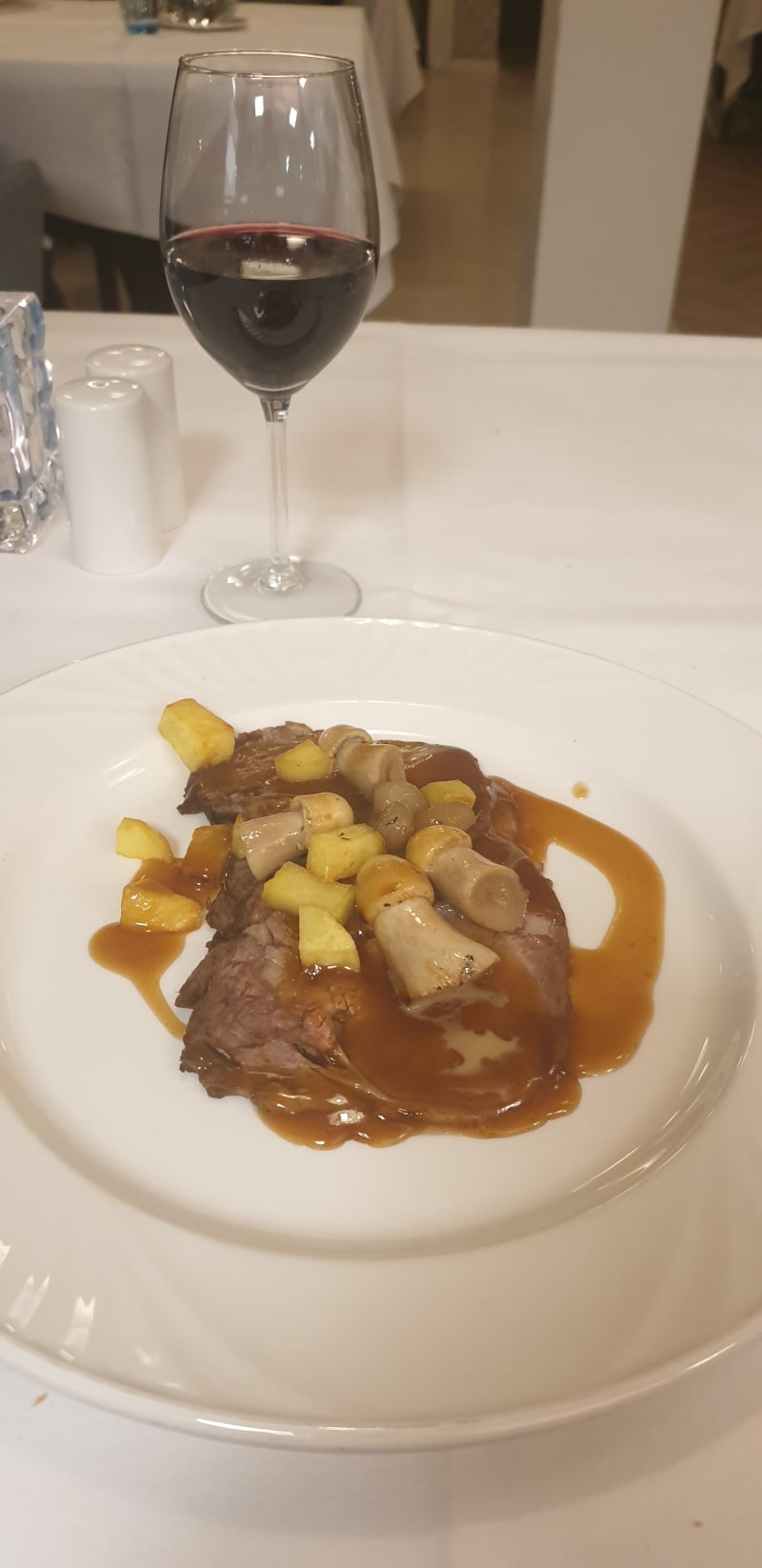 Classique in Den Haag - Menu, openingstijden, prijzen, adres van ...