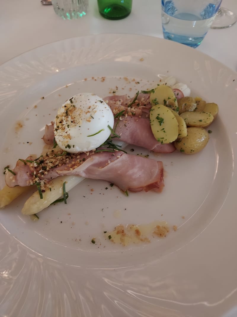 Classique in Den Haag - Menu, openingstijden, prijzen, adres van ...