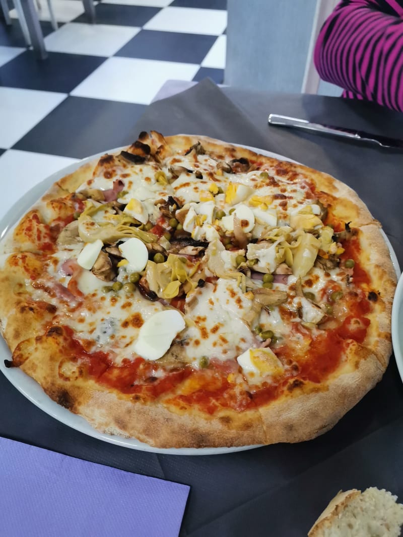 Pizzeria Fronte Mare a Santa Teresa Di Riva - Menu, prezzi, immagini ...
