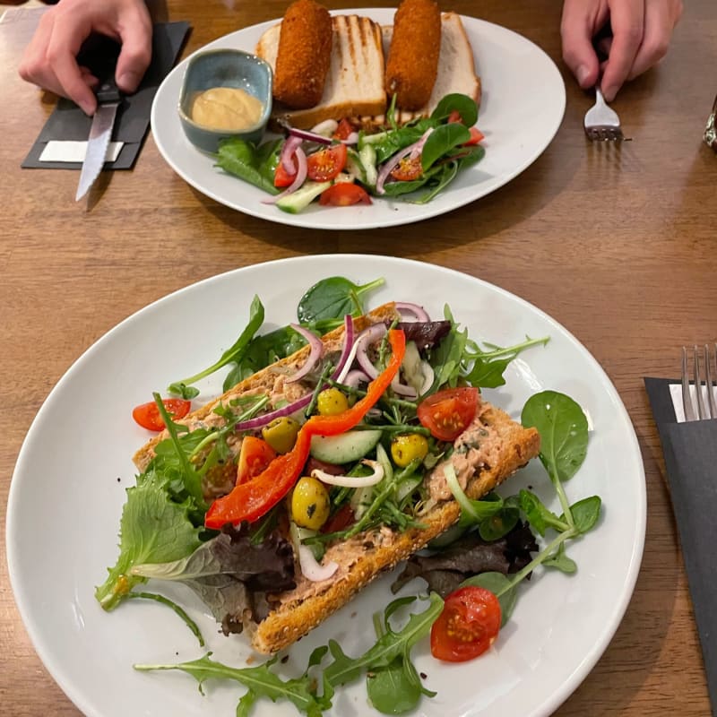 Restaurant Loof in Utrecht - Menu, openingstijden, prijzen, adres van ...