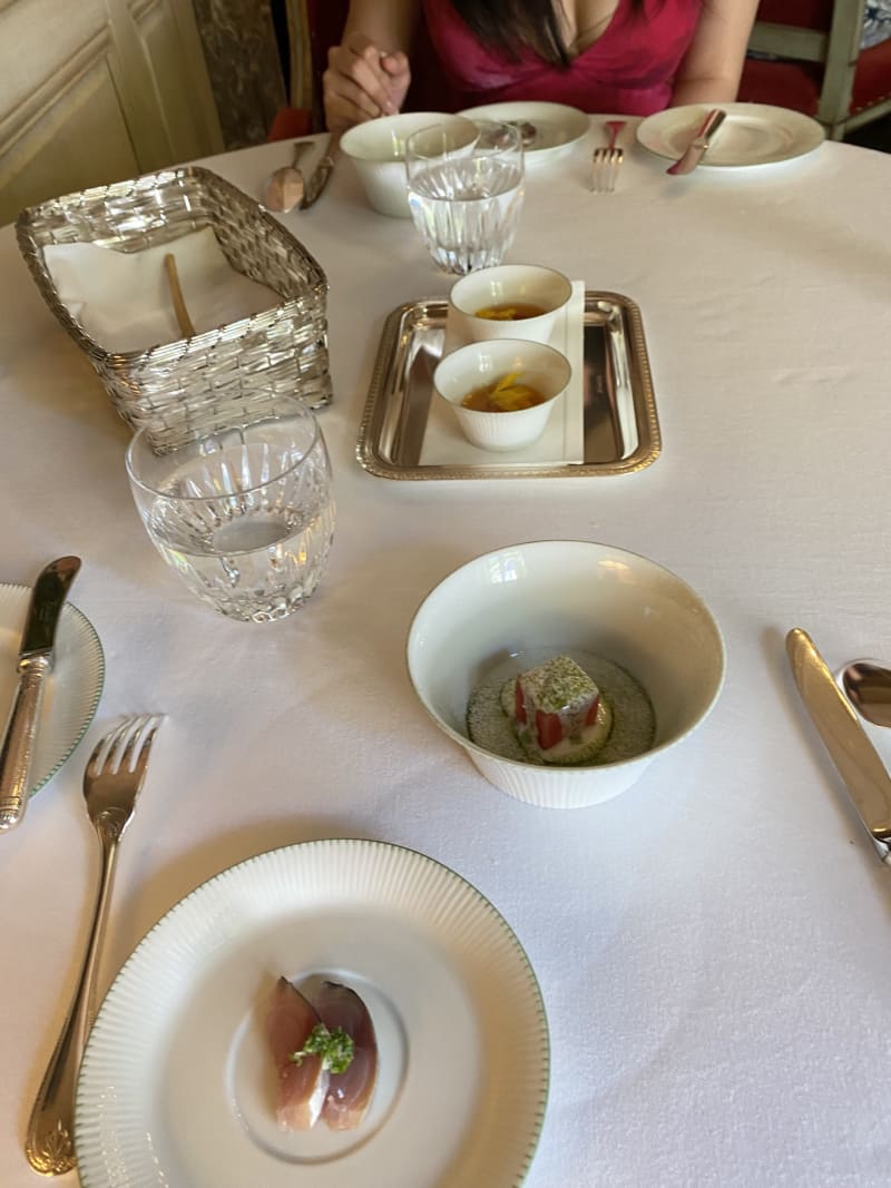 Le Clarence in Paris - Restaurant Reviews, Menu and Prices | TheFork