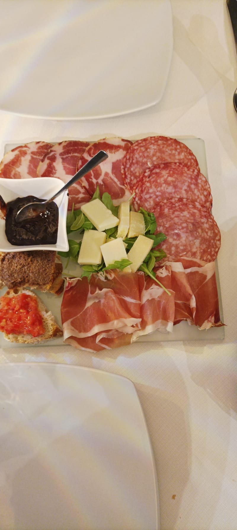 Medì Restaurant Wine & Food a Foligno - Menu, prezzi, immagini ...