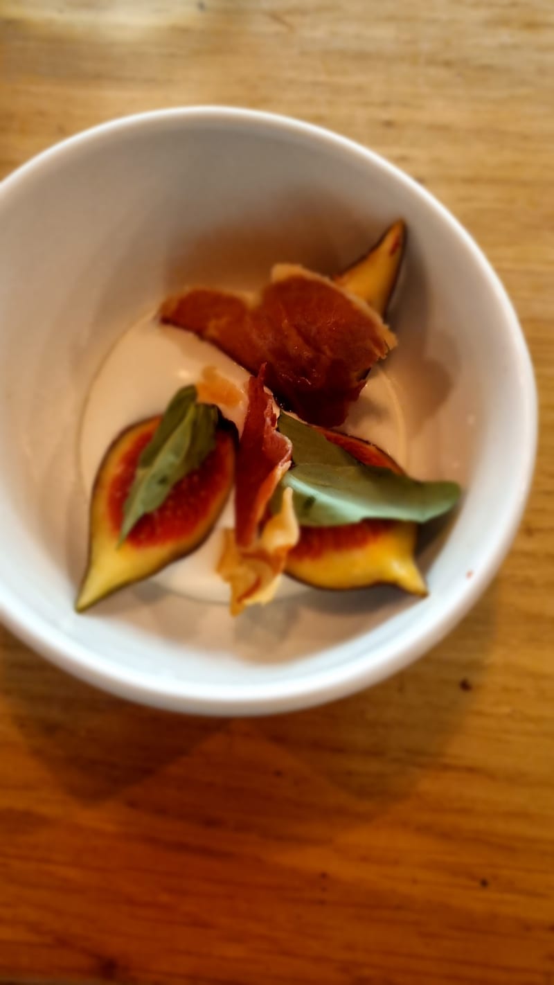 Pierre Sang In Oberkampf in Paris - Restaurant Reviews, Menu and Prices ...