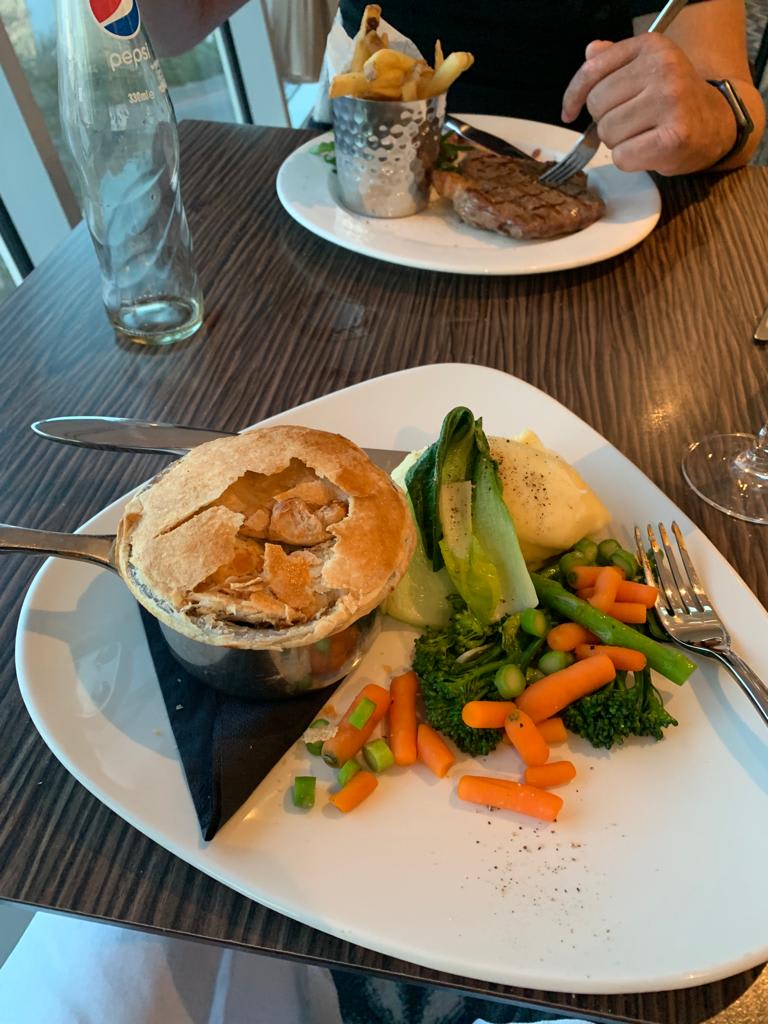 1935 Rooftop Restaurant - Holiday Inn Southend à Southend-on-Sea - Menu ...