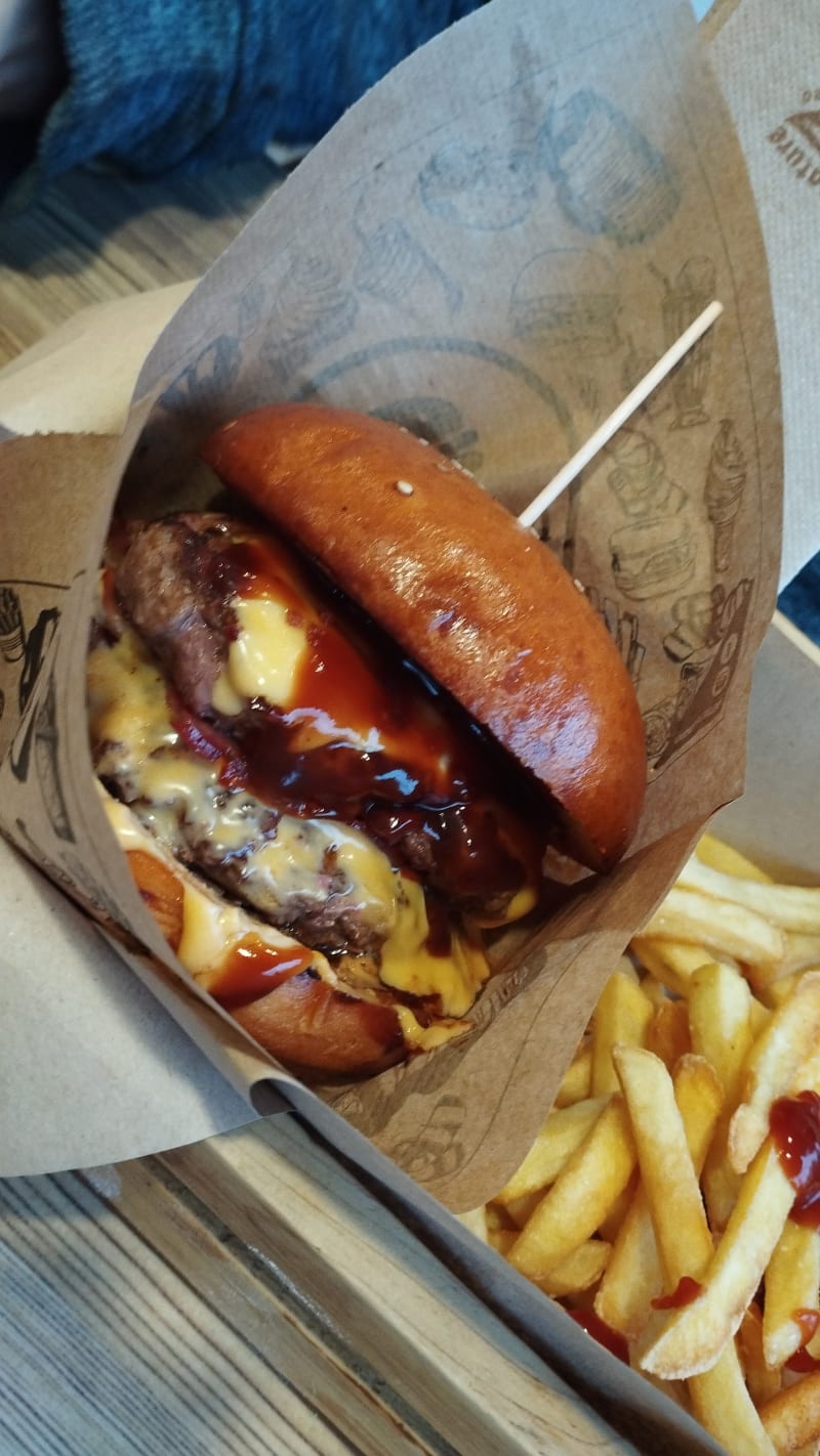 Deli Burger D'mar in Funchal - Restaurant Reviews, Menu and Prices ...