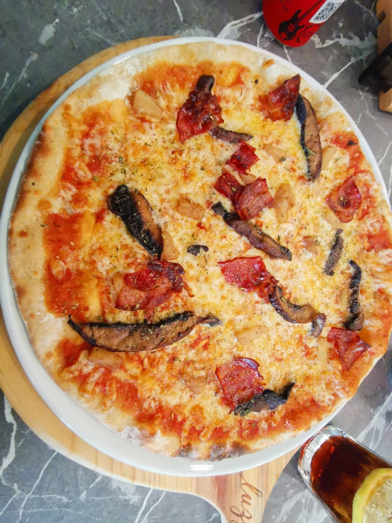 Pizzaria Luzzo Saldanha in Lisbon - Restaurant Reviews, Menu and Prices ...