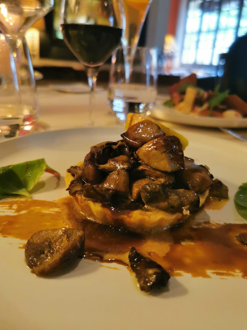 La Toque Blanche in Les Mesnuls - Restaurant Reviews, Menu and Prices ...