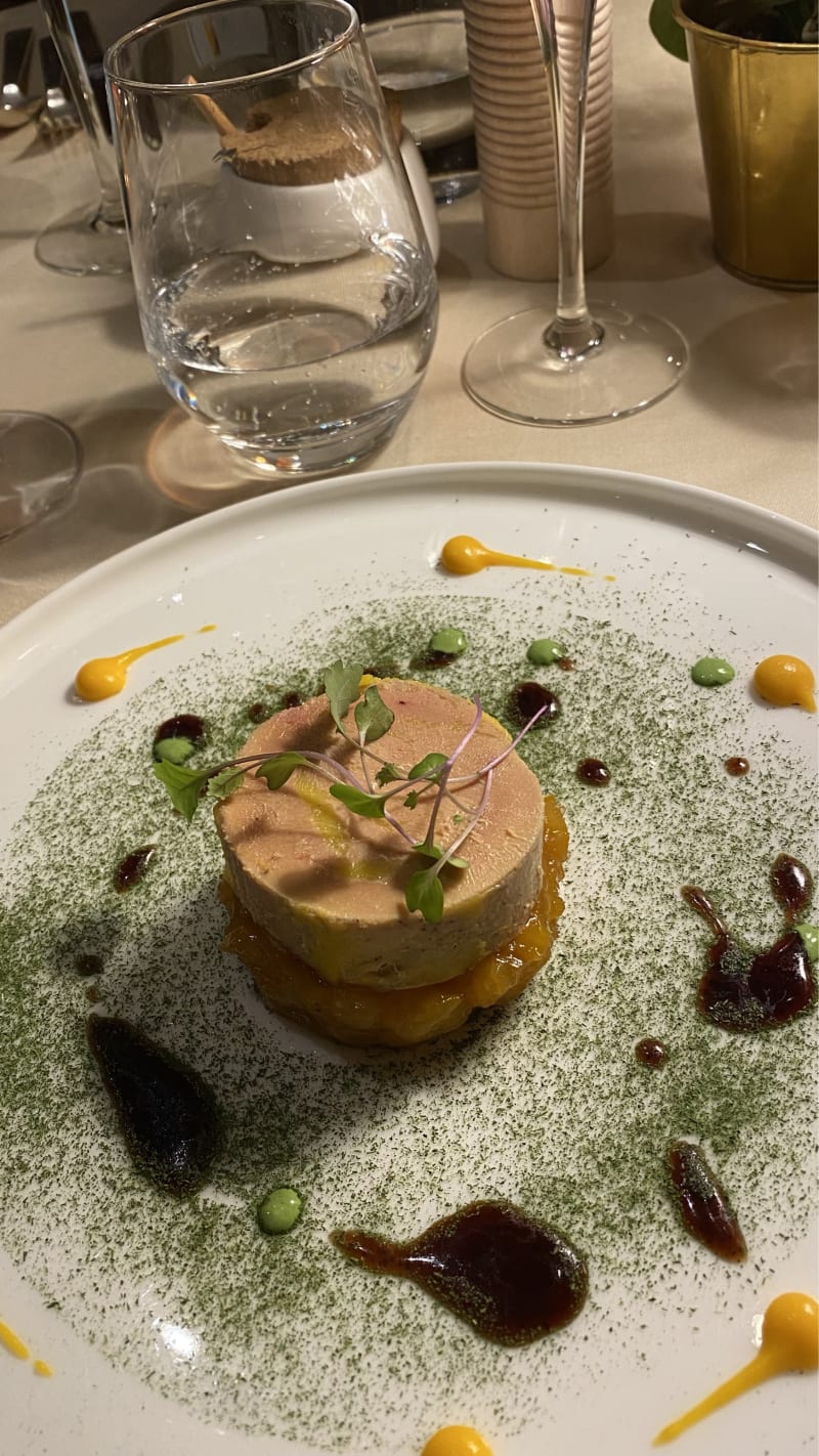 La Toque Blanche in Les Mesnuls - Restaurant Reviews, Menu and Prices ...