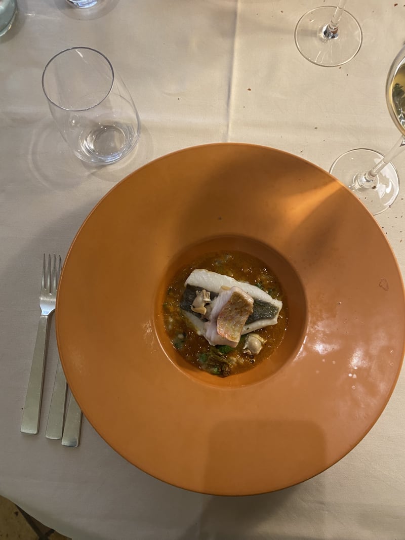 Restaurant La Toque Blanche à Les Mesnuls - Menu, avis, prix et ...