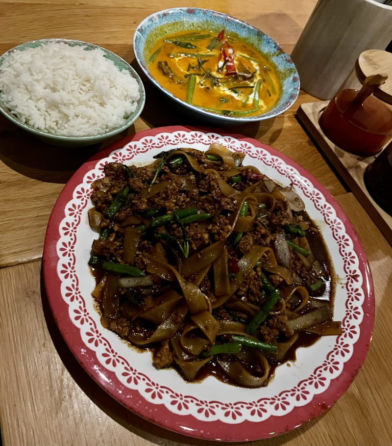 Rosa's Thai Victoria in London - Restaurant Reviews, Menus, and Prices ...