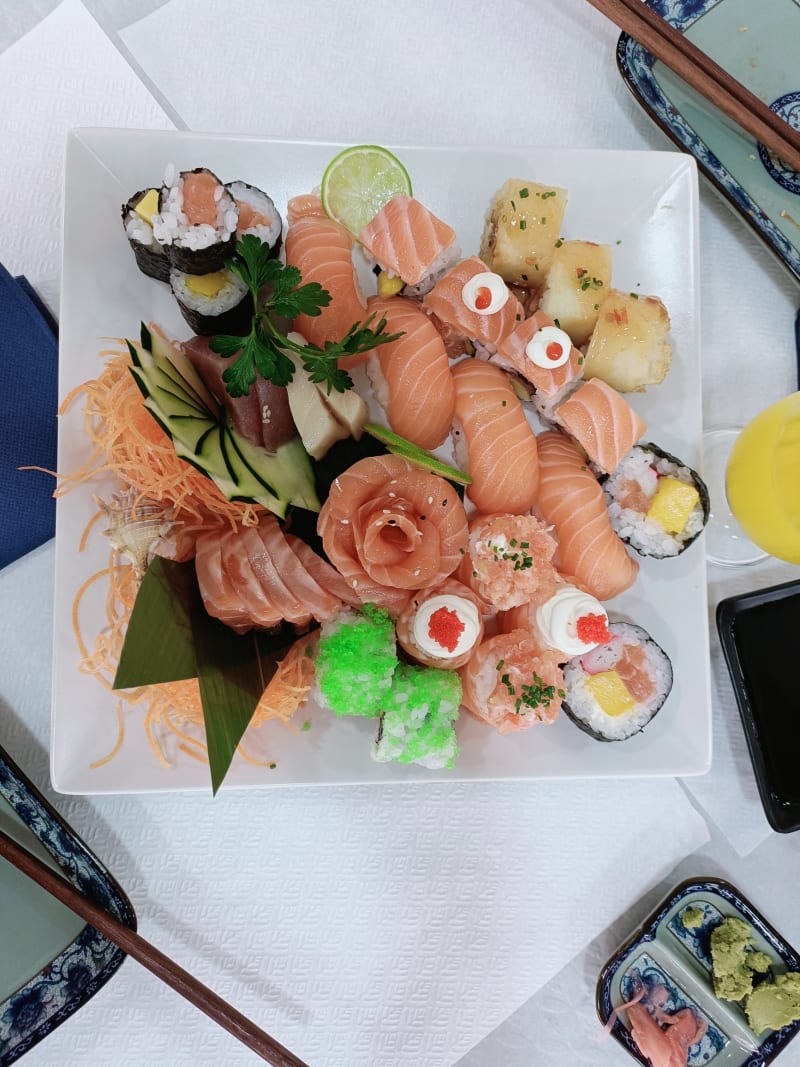 Salmão Sushi Pontinha in Pontinha - Restaurant Reviews, Menus, and ...