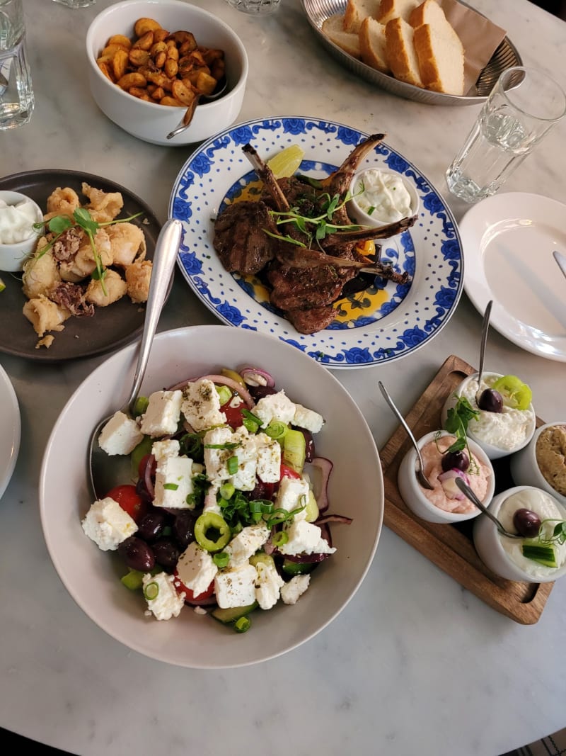 Esperia i Stockholm - Restaurangens meny, öppettider, bokning ...