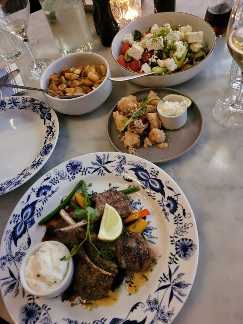 Esperia i Stockholm - Restaurangens meny, öppettider, bokning ...