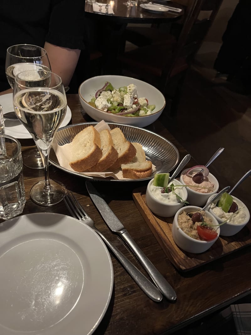 Esperia i Stockholm - Restaurangens meny, öppettider, bokning ...