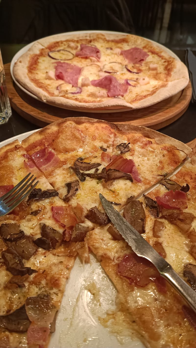 Pizzaria Luzzo Laranjeiras in Lisbon - Restaurant Reviews, Menu and ...